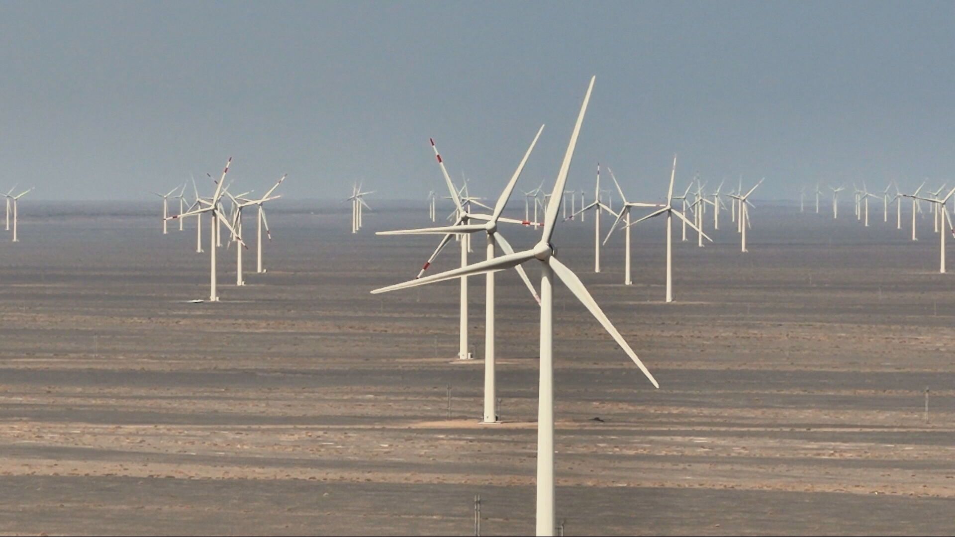 Ein Meer aus Windrädern: Wie China die größte Windkraftregion der Welt ...