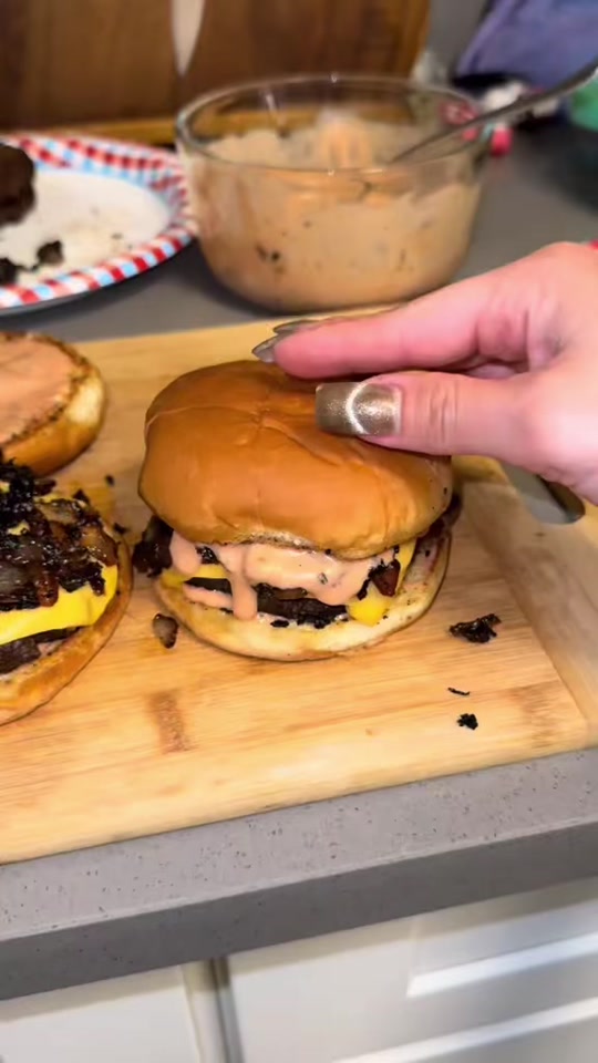 This homemade burger recipe is all about the perfect sauce
