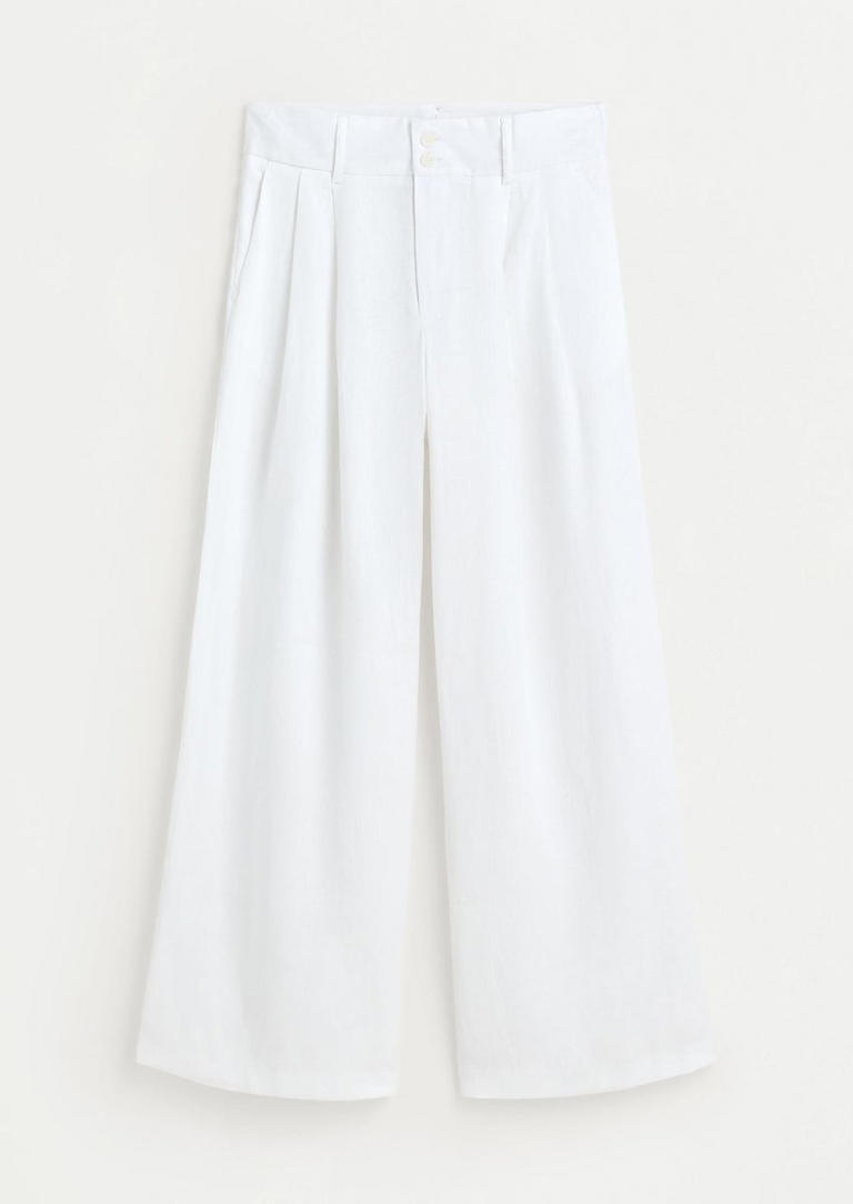 Vuelven los pantalones de lino blanco a los mejores looks de oficina ...