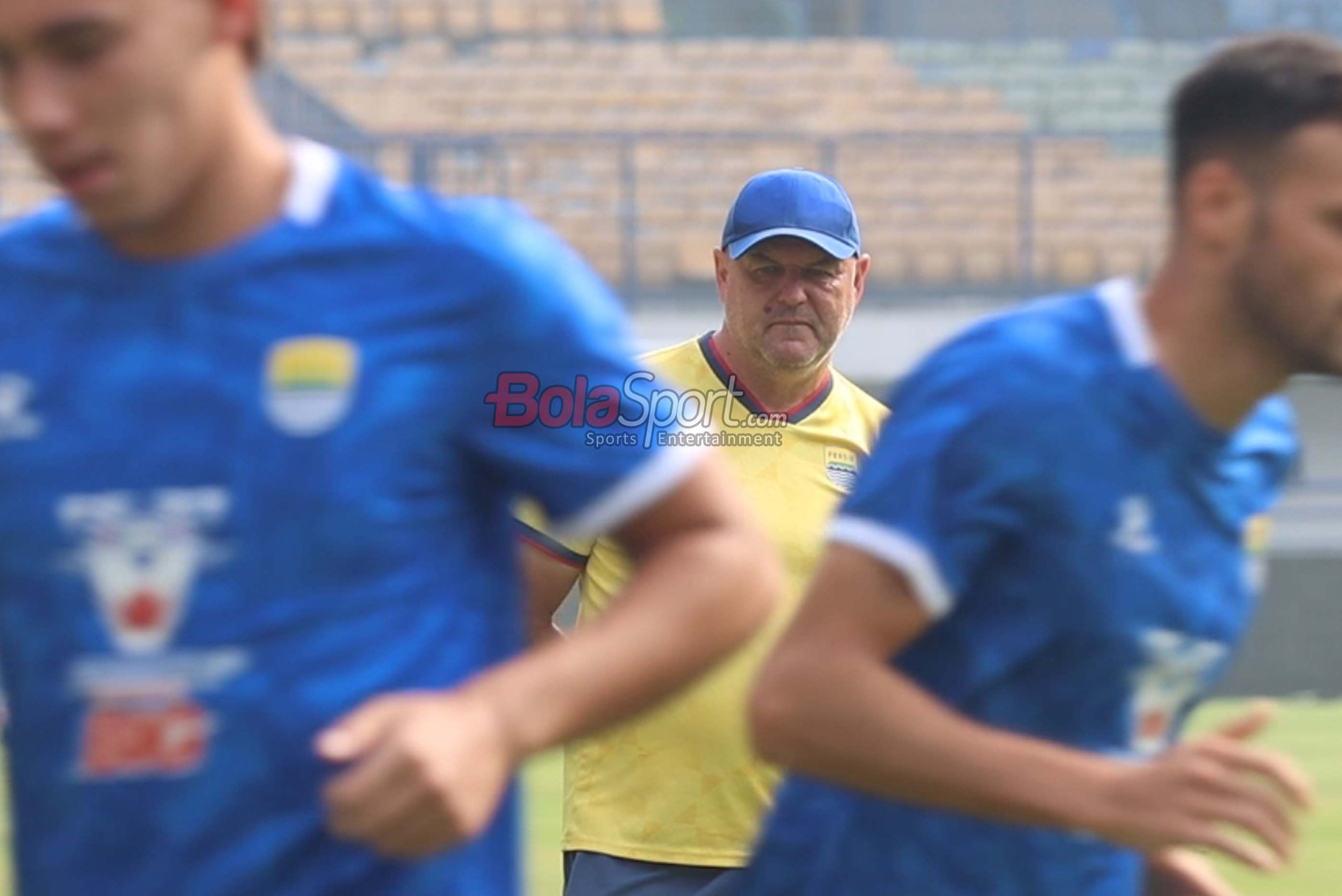 Bos Persib tegaskan Bojan Hodak tak bisa tiba-tiba pindah ke tim lain