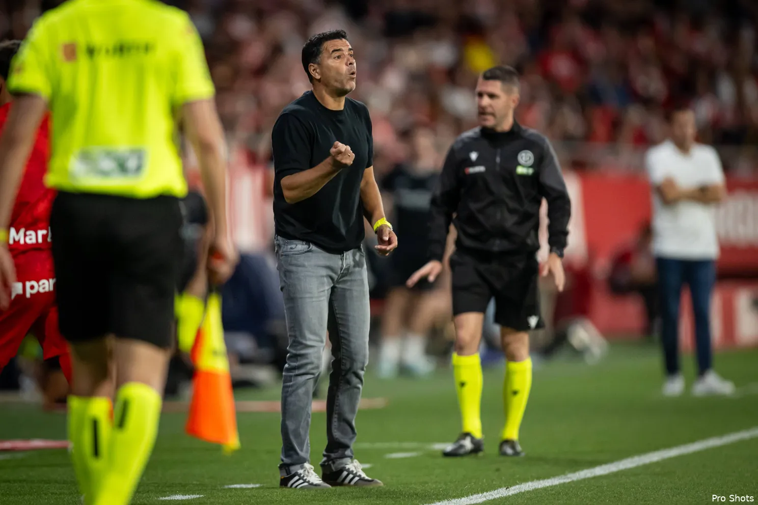 Kritiek op keuze Ajax voor Míchel: 'Eerst hadden ze die rare Duitser ...