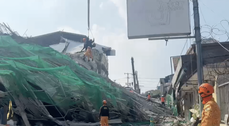 Angeles building collapse: Crews cut through debris to recover bodies