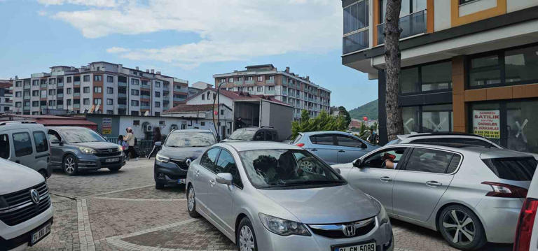 Bayram tatili için ilçeye akın ettiler, nüfus 10 kat arttı
