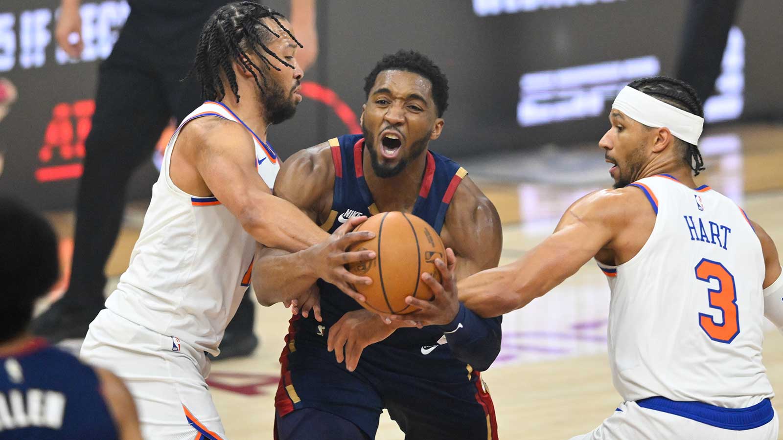 Knicks’ Jalen Brunson hilariously kicks Josh Hart out of Game 4 post ...