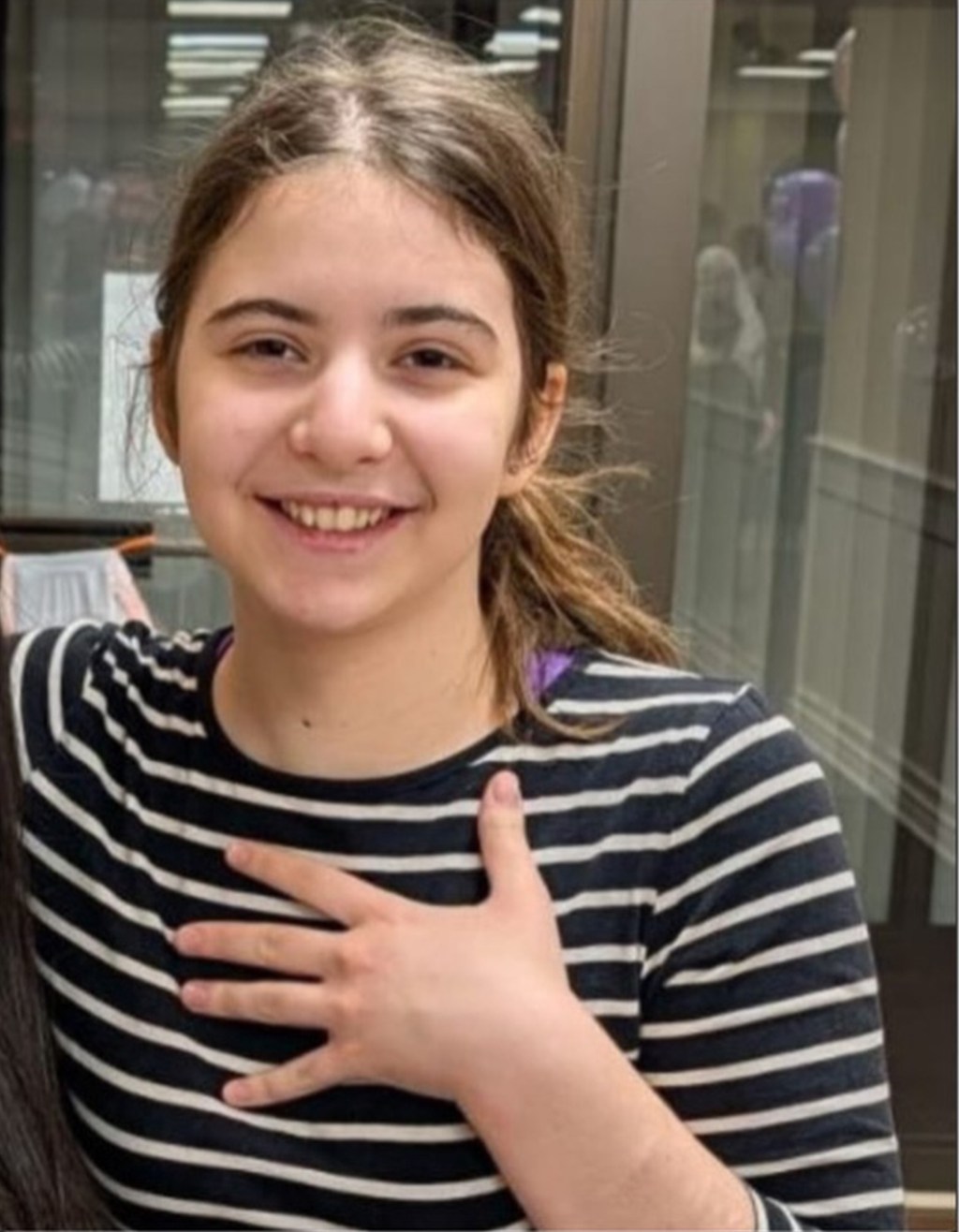'Cruel' vandals rip down posters for missing Jewish teen girl who ...