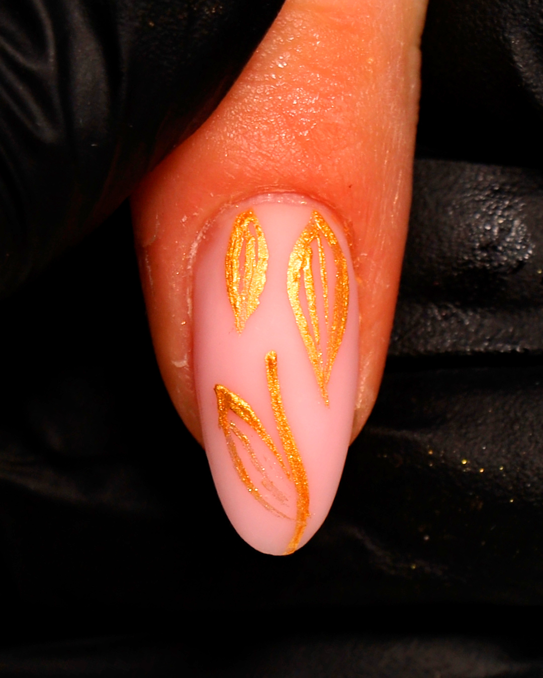 Creative golden nails art💅