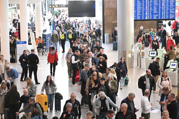 Foreign Office issues 'long delays' warning over 'really inexcusable ...