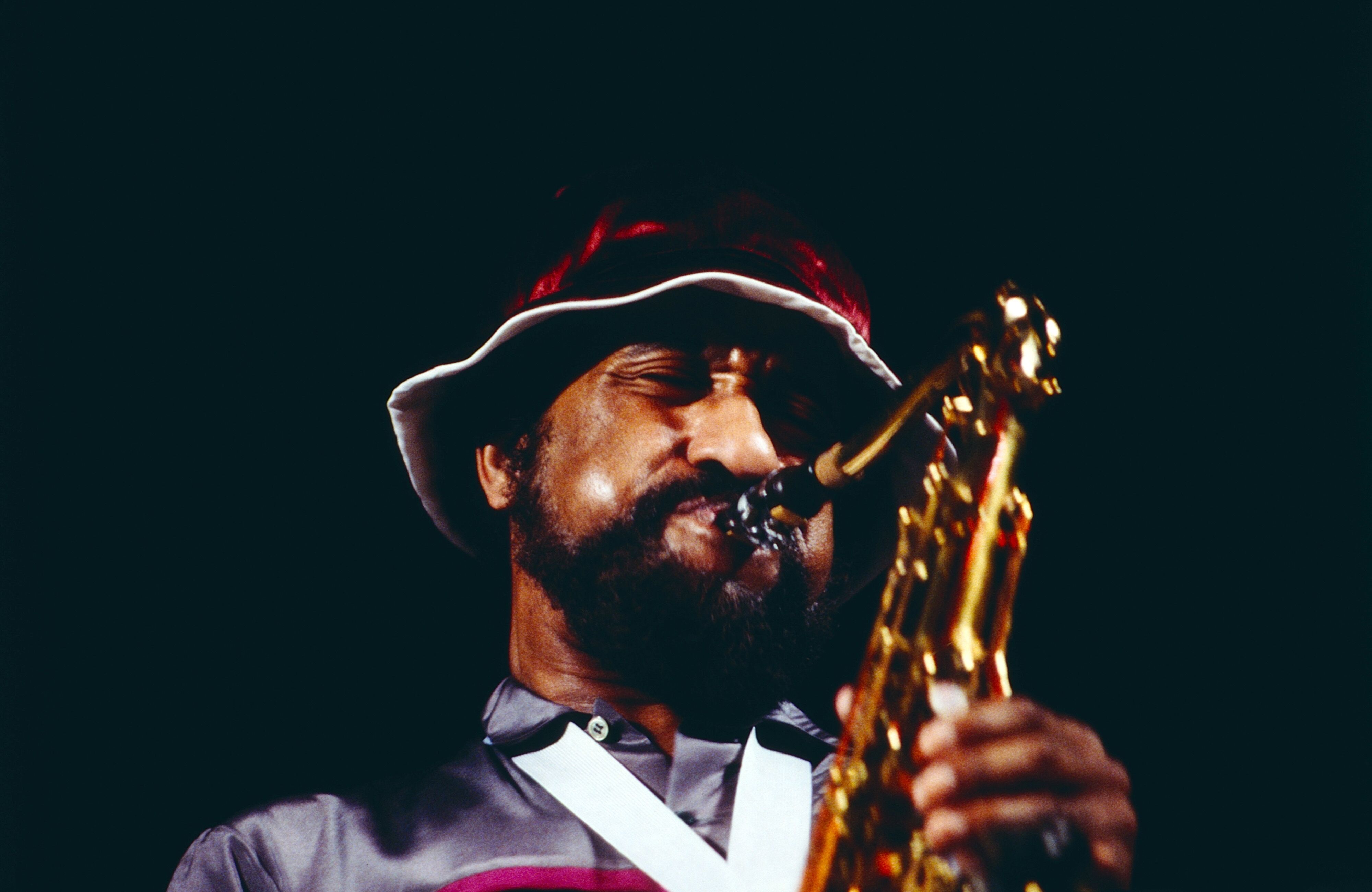 Sonny Rollins, saxophonist who drew on jazz history, dies at 95