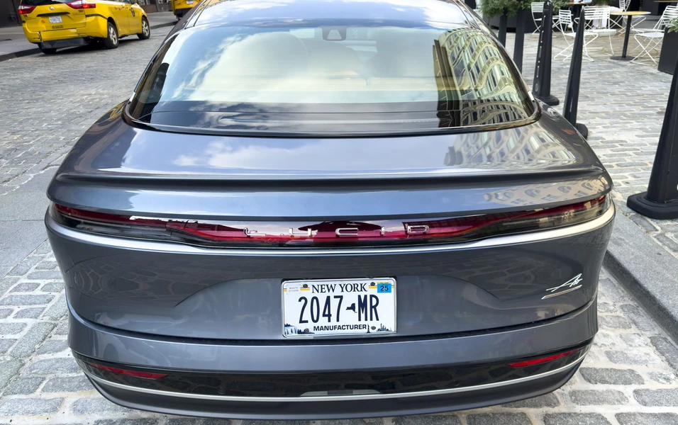 Lucid Air’s glitches push YouTuber to end lease early