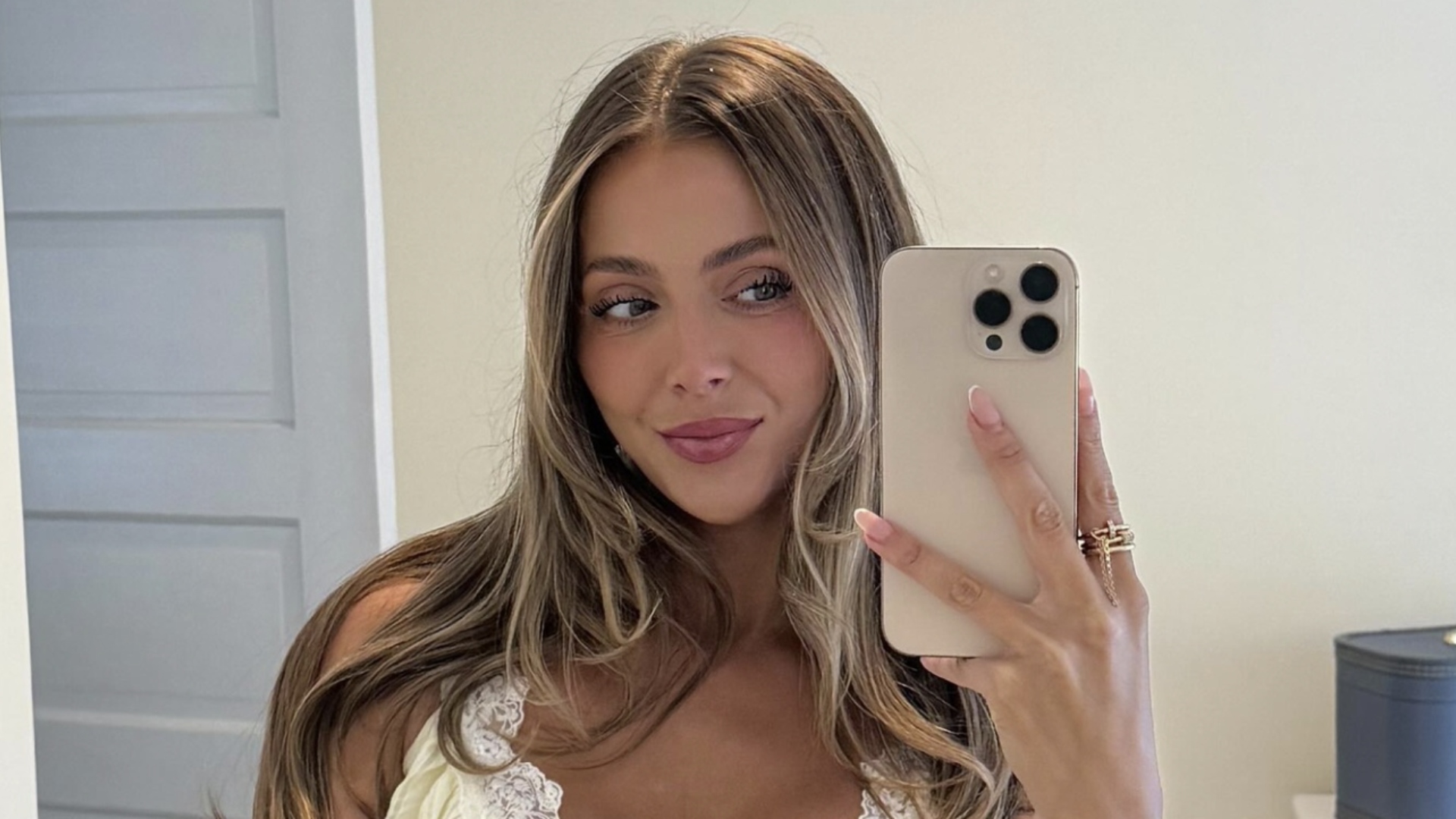 Accused of wearing an inappropriate outfit, this influencer responds ...
