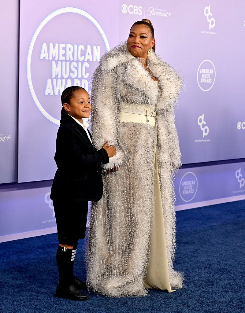 Queen Latifah’s red carpet walk for 2026 AMAs shocks the internet