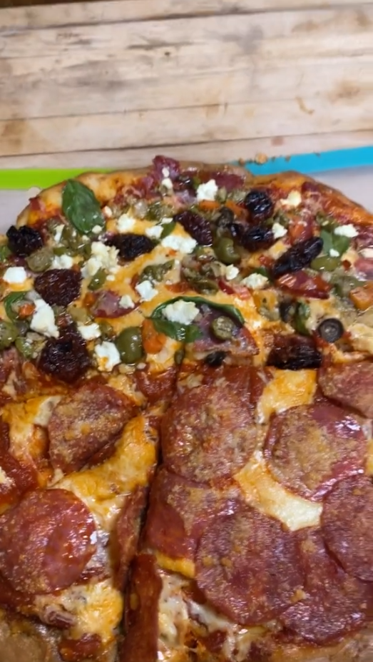 Homemade pizza recipe for the perfect slice