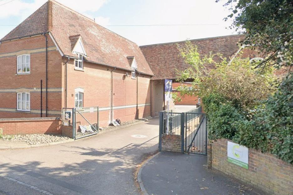 Government gives school in Clifton cash for building repairs