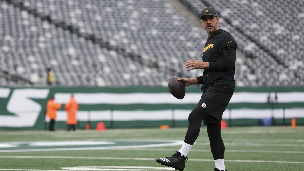 Analysts doubt Rodgers' impact as Steelers weigh QB future