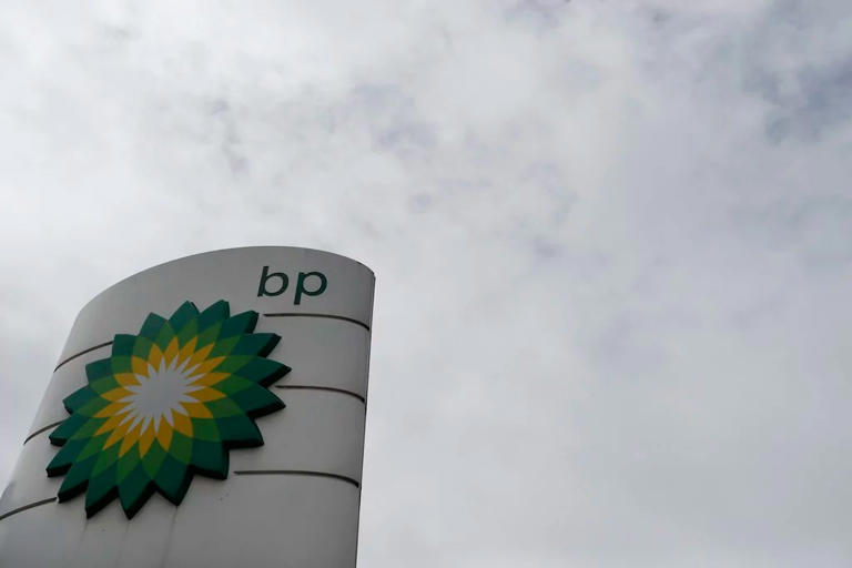BP unanimously votes to remove chairman Albert Manifold