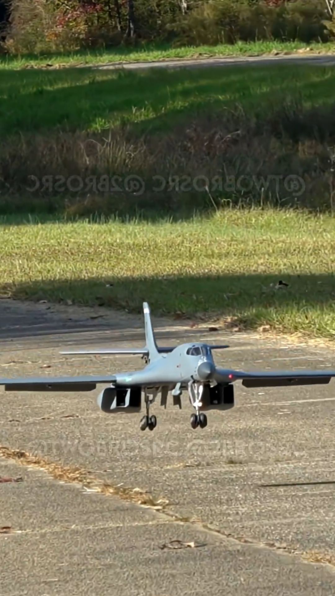 Mastering B-1B Lancer RC touch & go techniques