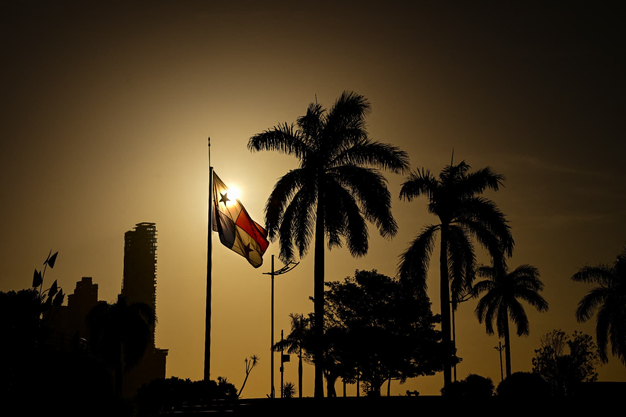 Une panne d'électricité massive plonge la capitale du Panama dans le ...