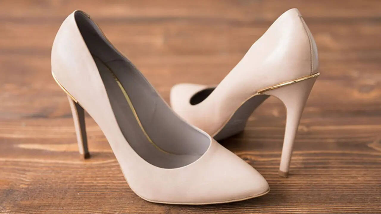 From flats to heels: The everyday footwear habits that could be ...