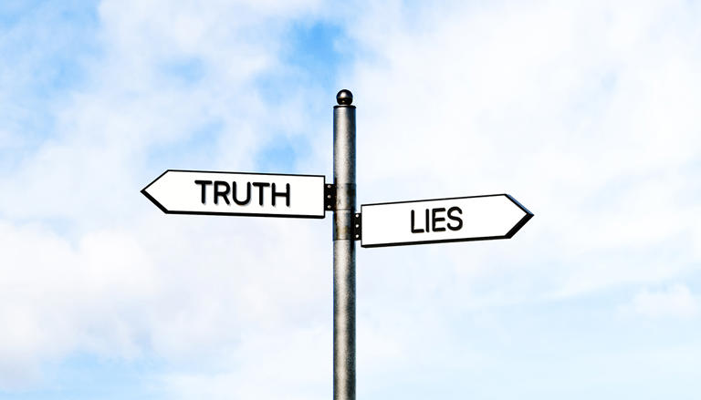 Here's how to catch a liar, according to experts