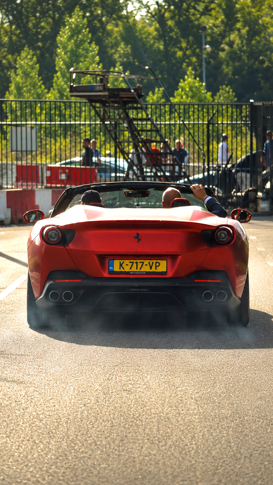 Ferrari Portofino shows its speed and sound under acceleration