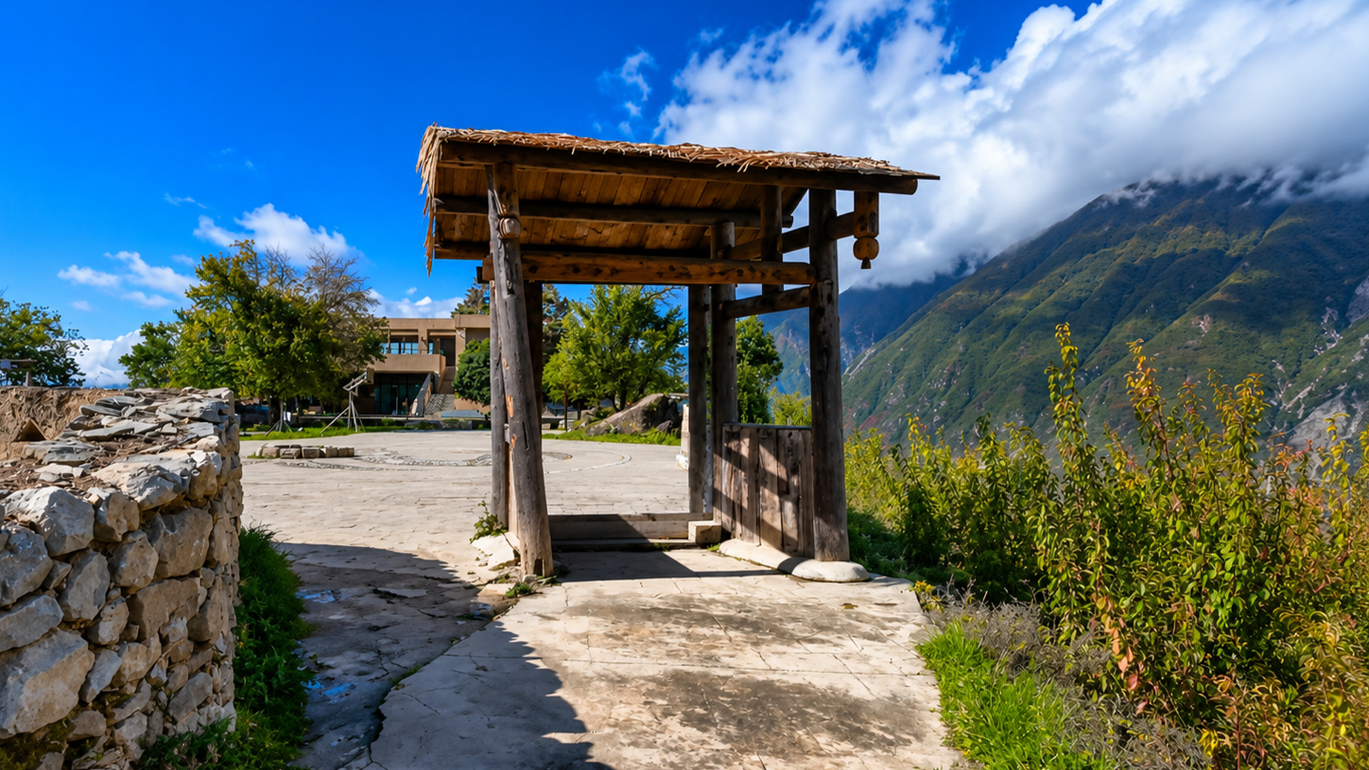 Ancient mountain paths reveal a different side of rural China