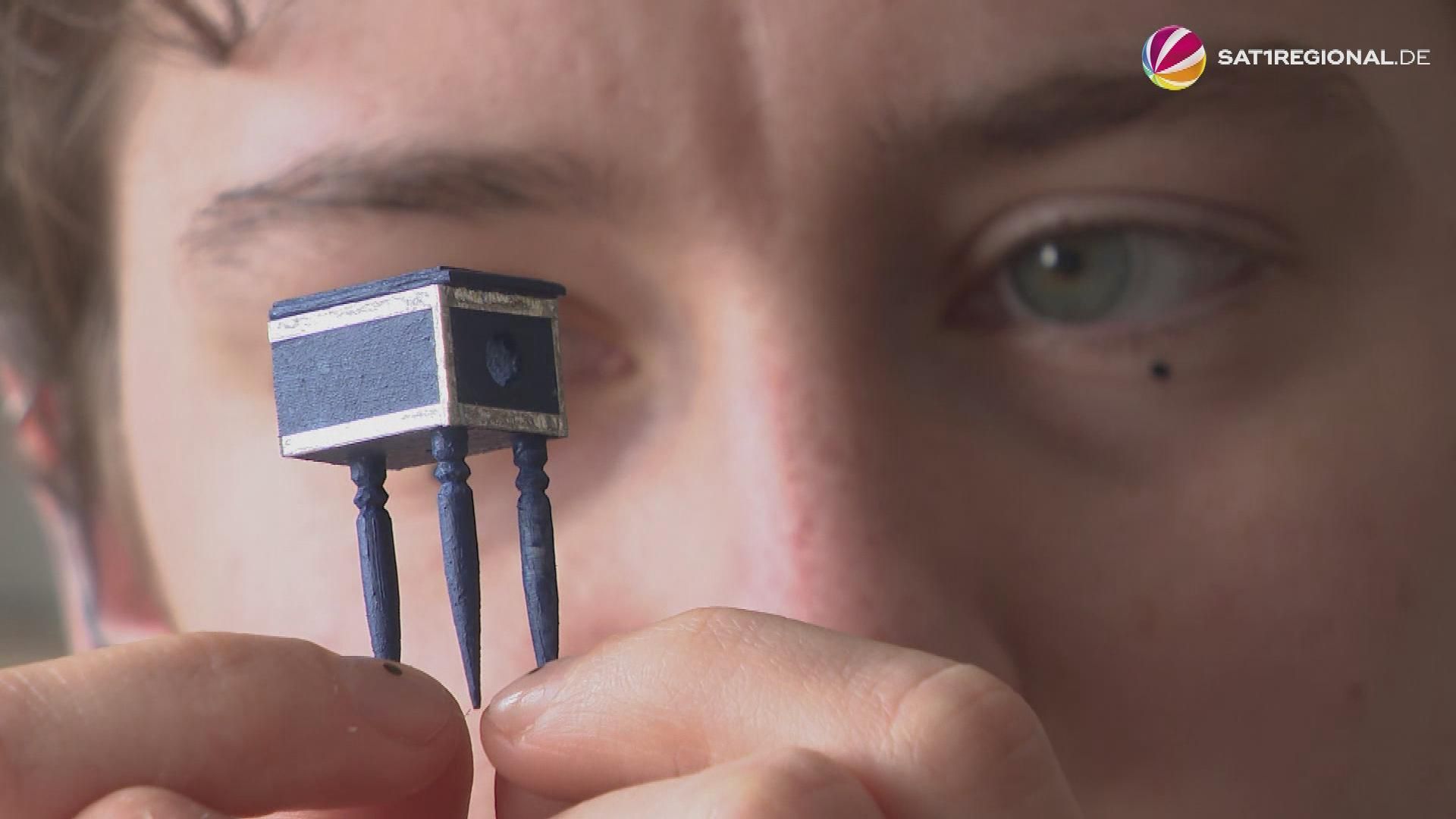 Miniaturkünstlerin aus Laatzen begeistert mit magischen Mini-Welten