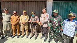Warung tuak di Ciruas Kabupaten Serang disegel, Satpol PP sita 500 ...