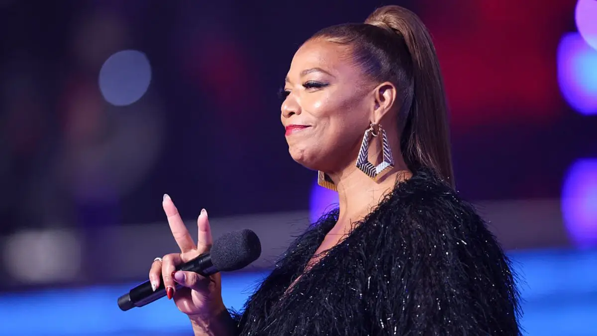 That's not the baby: Queen Latifah’s rare AMA red carpet appearance ...