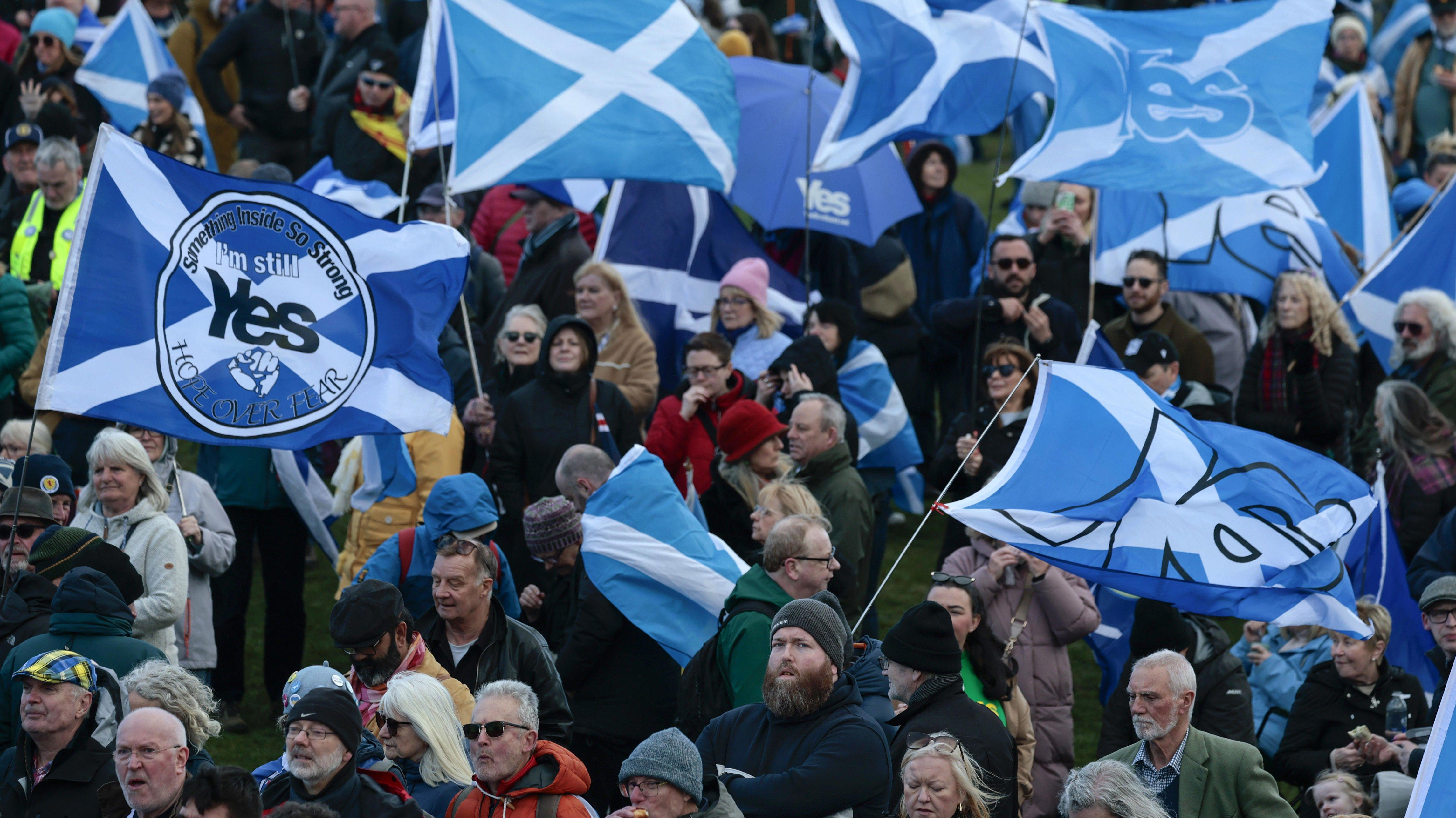 MSPs debate call for independence referendum powers