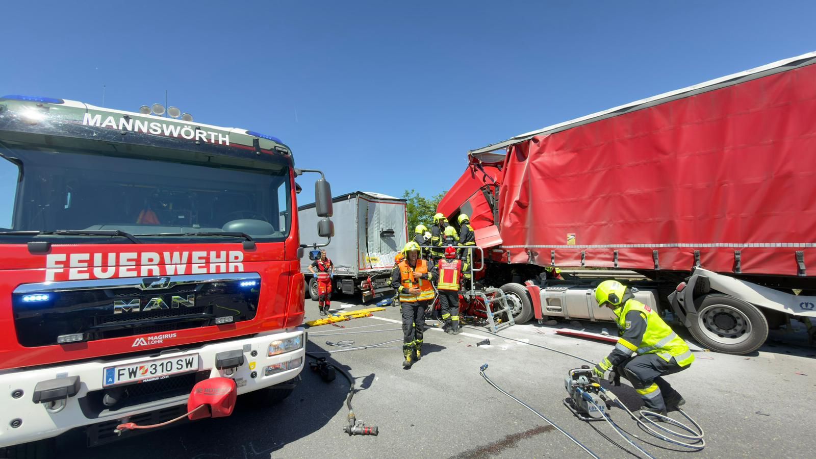 Schwerer Lkw-Unfall auf der A4
