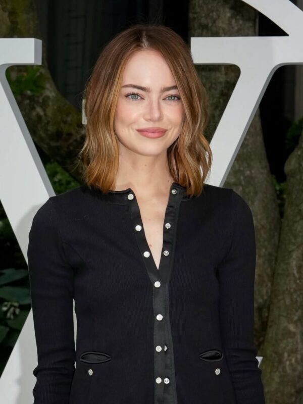 Η Emma Stone μόλις λάνσαρε το χρώμα που θα ζητάμε όλες στο κομμωτήριο ...