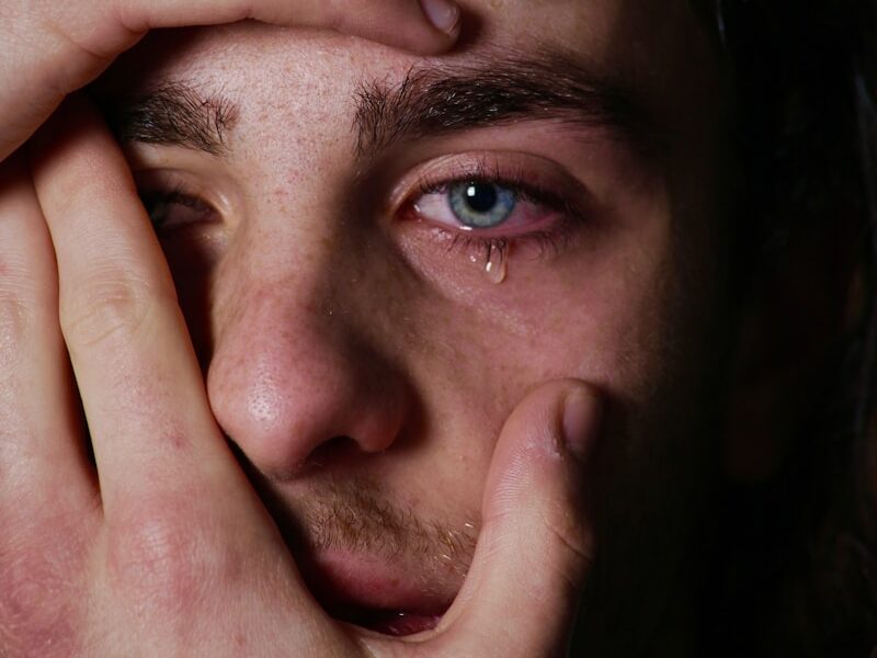 15 small habits that slowly kill relationships