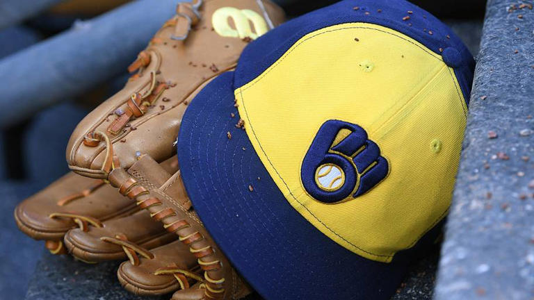 Brewers roll dice, take chance on 23-year-old Indy ball pitcher