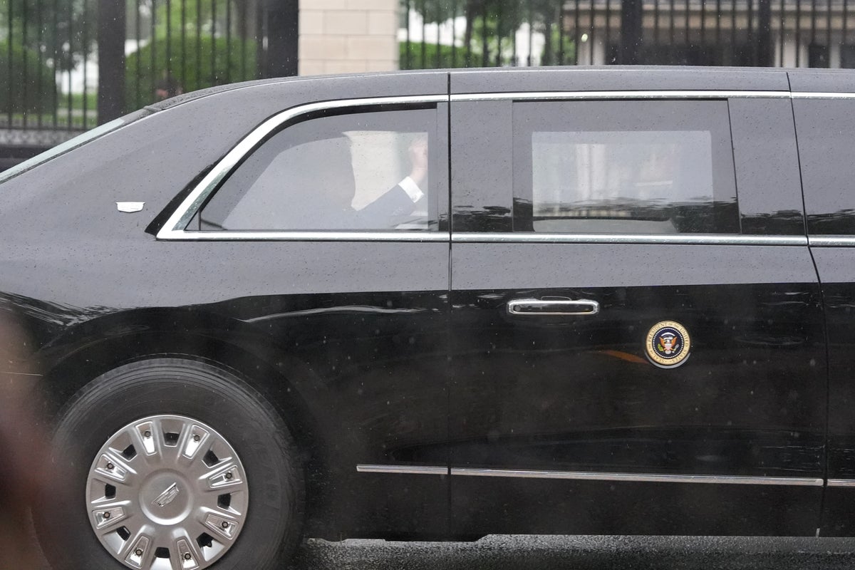 Trump at Walter Reed for 4th checkup amid mental and physical concerns