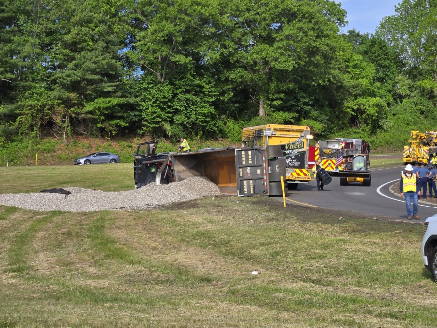 Crash closes Route 140 ramp in New Bedford