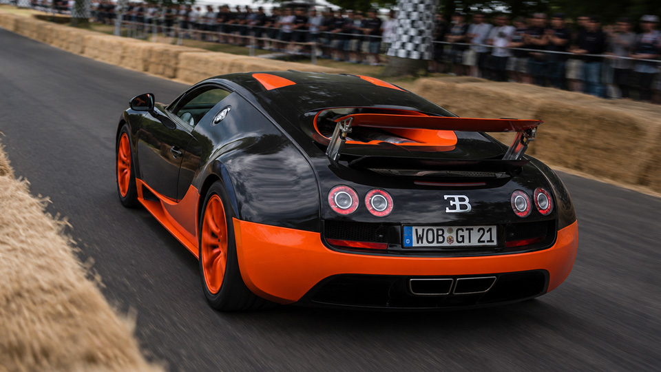What does Bugatti’s quad-turbo W16 sound like at full throttle?