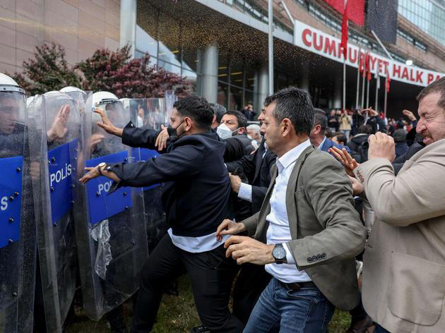 Deutsche Politiker warnen vor Erdogan-Plan: Türkei „steuert auf Abgrund zu“