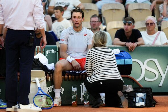 French Open star 'felt like a zombie' as doctor needed in alarming scenes