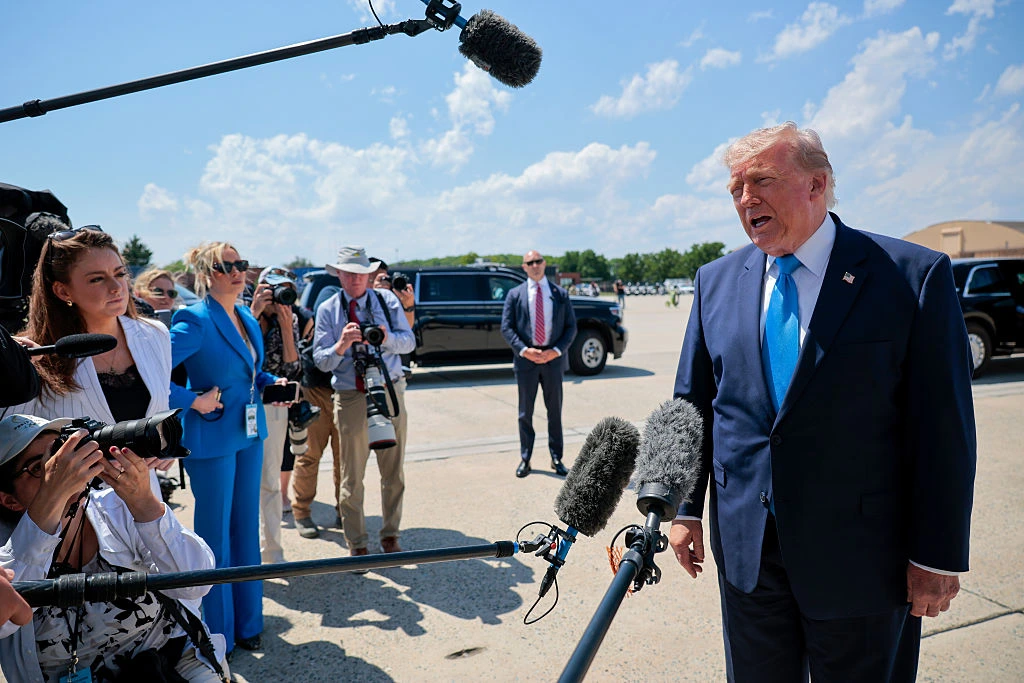 ‘What is going on?’: Trump’s appearance sparks urgent health questions ...