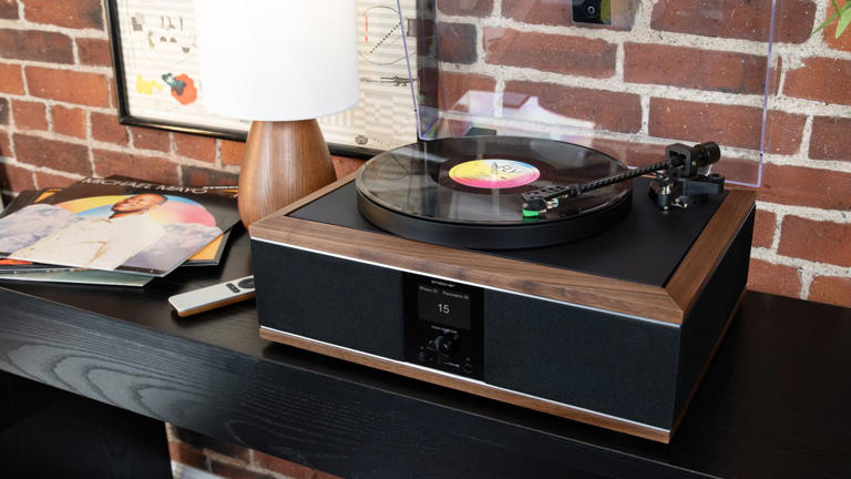 Sleek, stylish and sonically sound – this is the vinyl all-in-one for ...