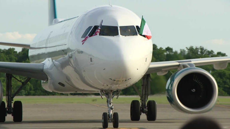 First direct Aer Lingus flight from PIT to Dublin takes off