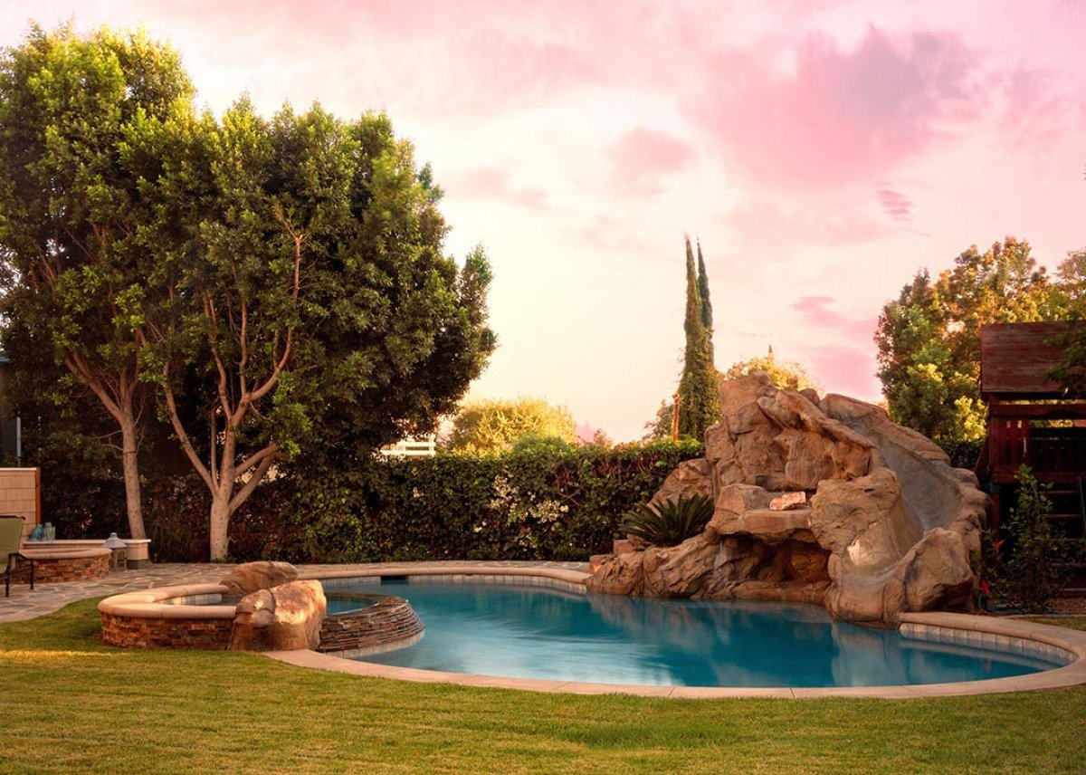 How to plan a luxury backyard transformation