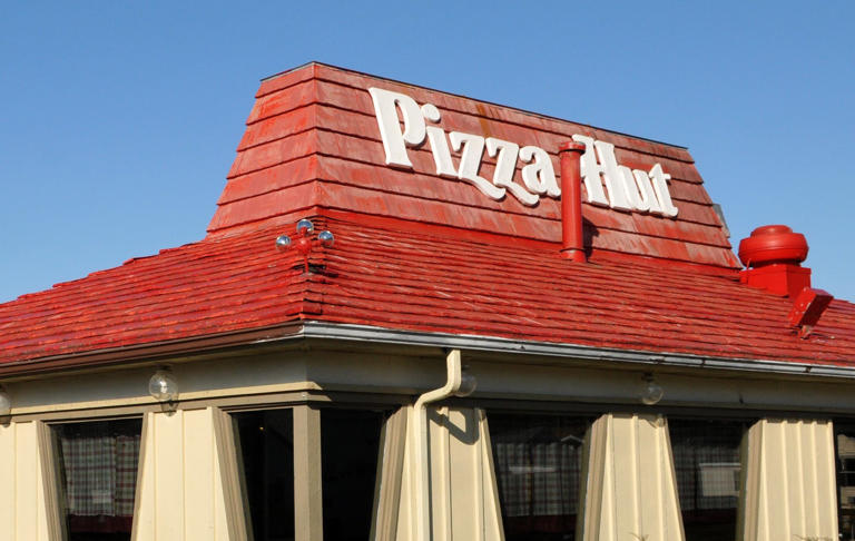 Pizza Hut closes one of its last restaurants in central NY