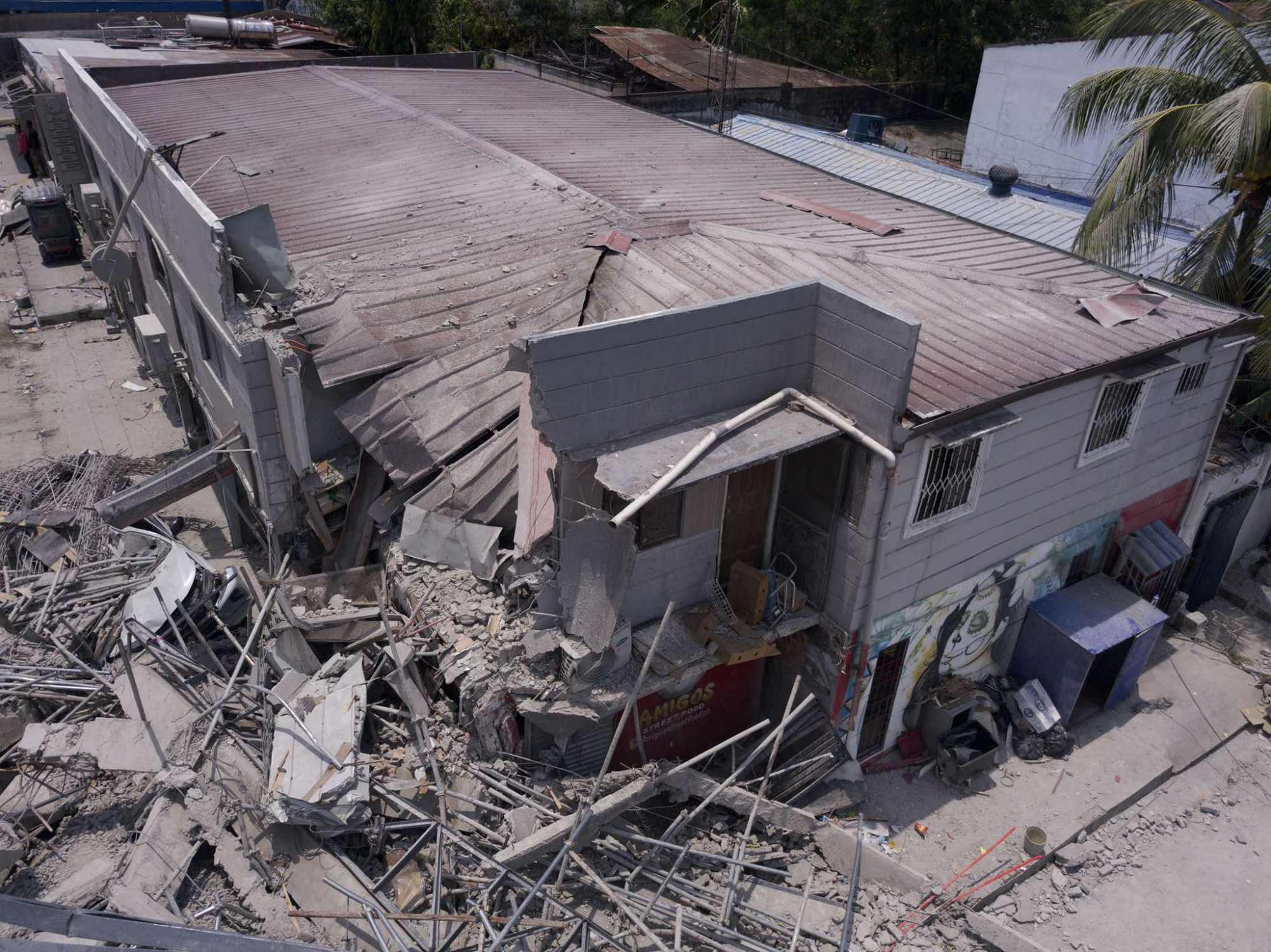 Deadly building collapse shocks Philippine city: 'like an aeroplane ...