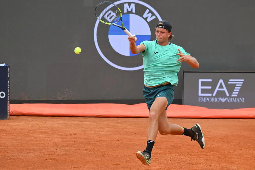 Roland-Garros (H) : Müller jette l’éponge contre Tsitsipas