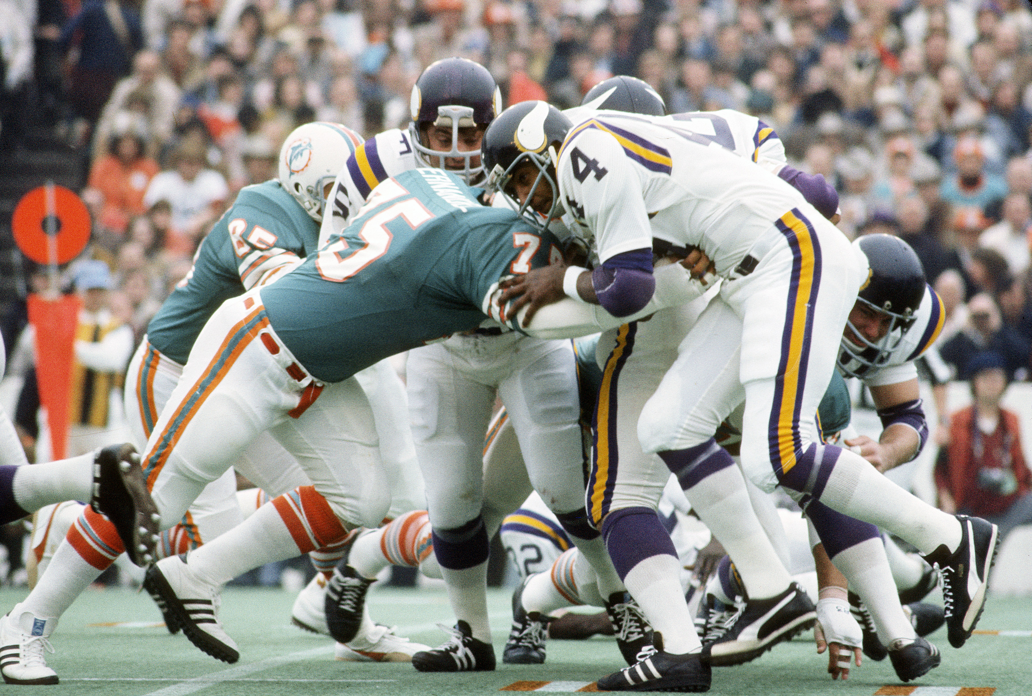 Two-time Dolphins Super Bowl champion Manny Fernandez died