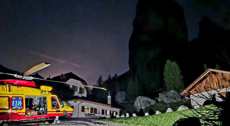 Alpinisti bloccati in parete sulla Torre Grande di Cortina a mezzanotte ...