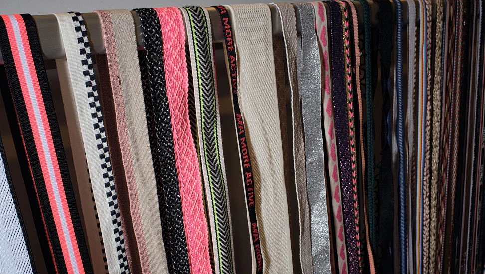 Belt decor ideas add playful twist to summer travel style