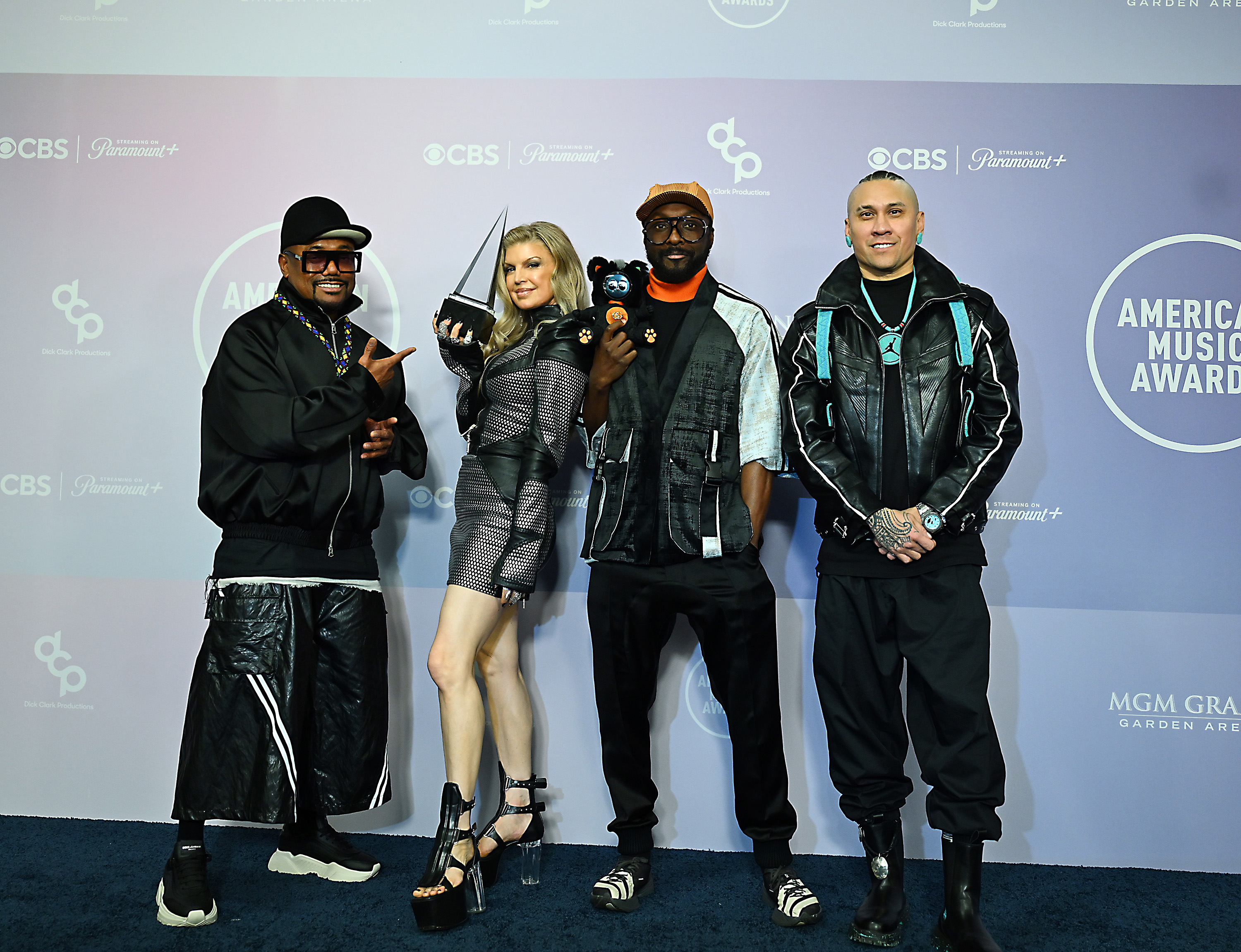 Fergie has emotional reunion with Black Eyed Peas 'brothers' at 2026 AMAs