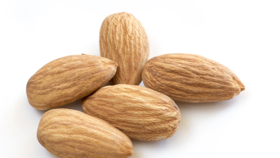 Almonds edge out cashews for better blood sugar control
